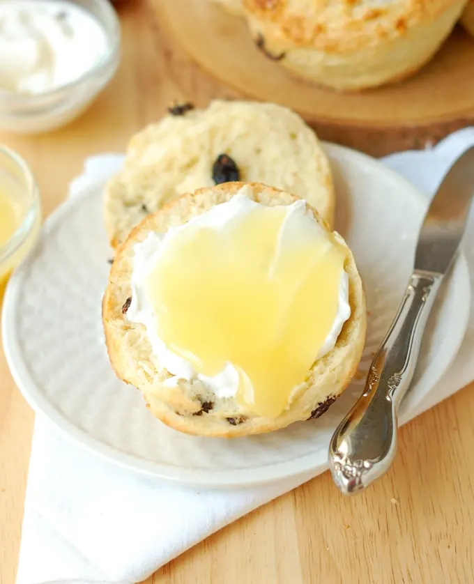 Raisin Scones - English Scones - Baking Sense®