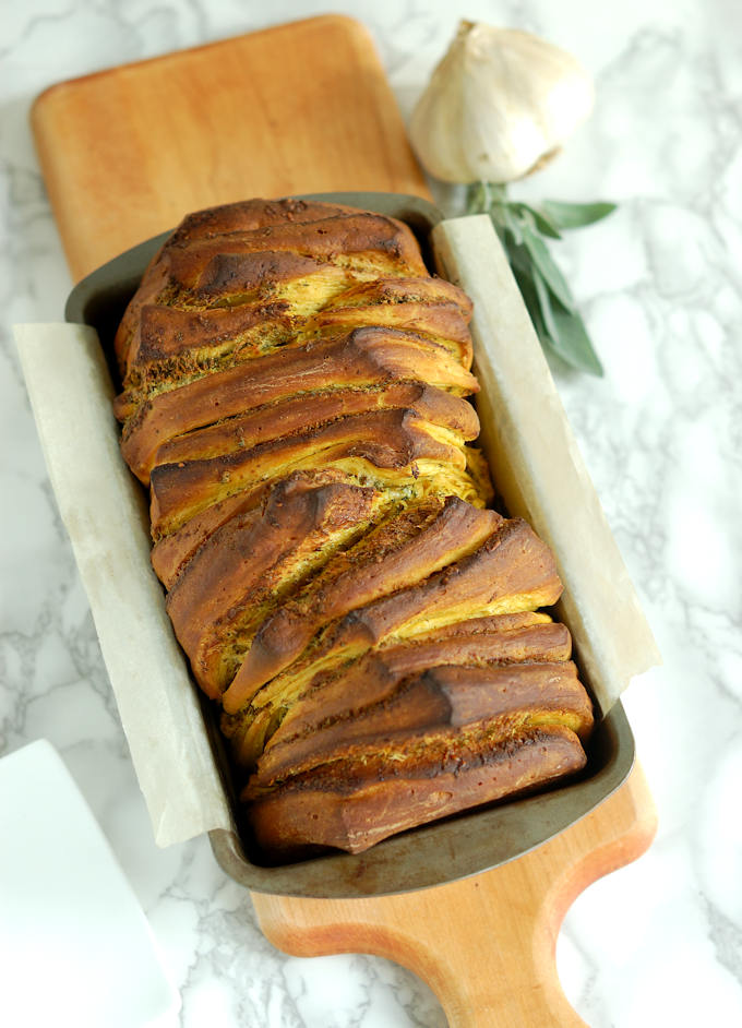 Pumpkin Pull Apart Bread with Garlic & Sage #BreadBakers - Baking Sense