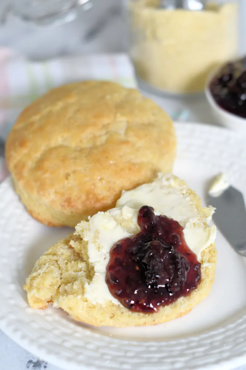 Fluffy Cornmeal Biscuits - Baking Sense®