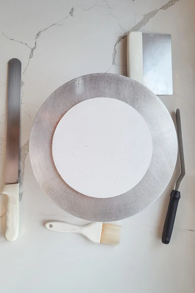 How to Build a 4 layer Cake - Baking Sense®